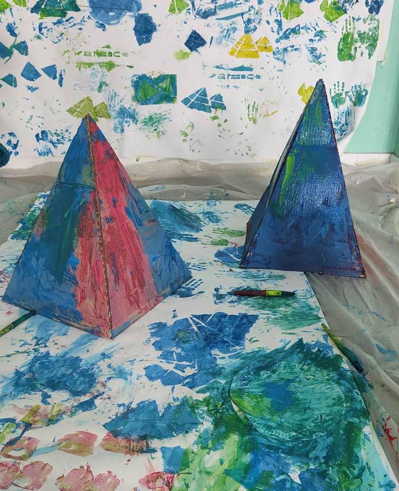 Atelier expression artistique - Les pyramides - Tarpin bien